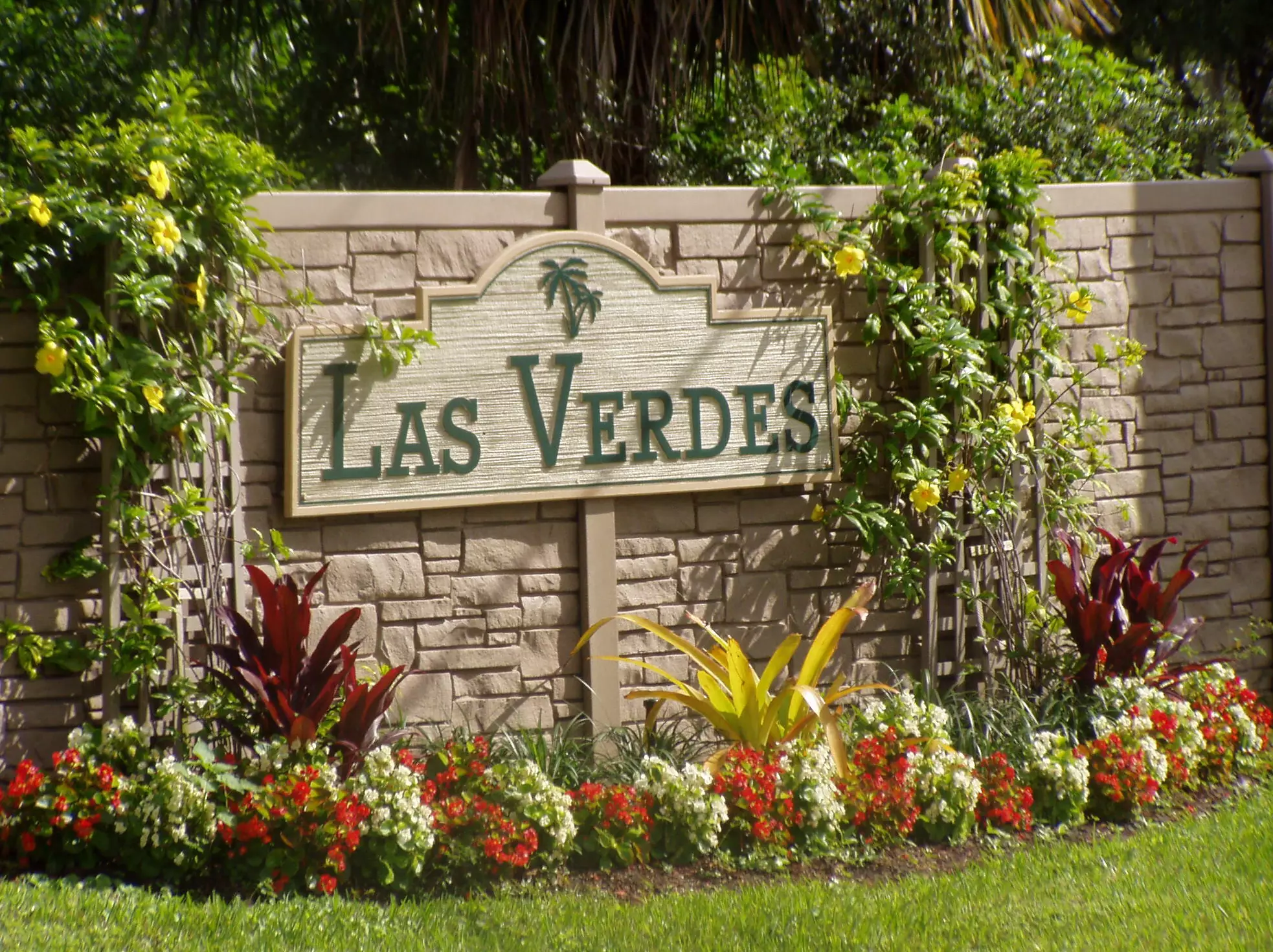 Las Verdes - Main Court